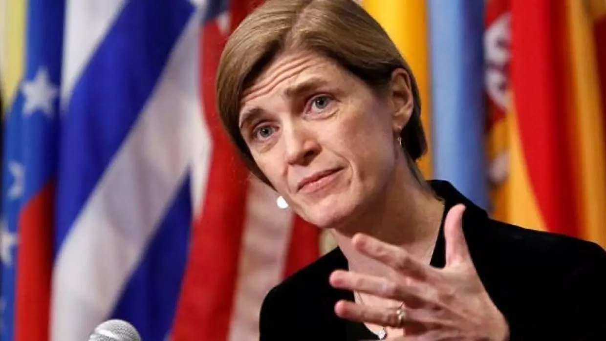 Oideachas an Idéalaí: Ambasadóir SAM Samantha Power ar Chumhacht Bhog agus Ceachtanna Crua