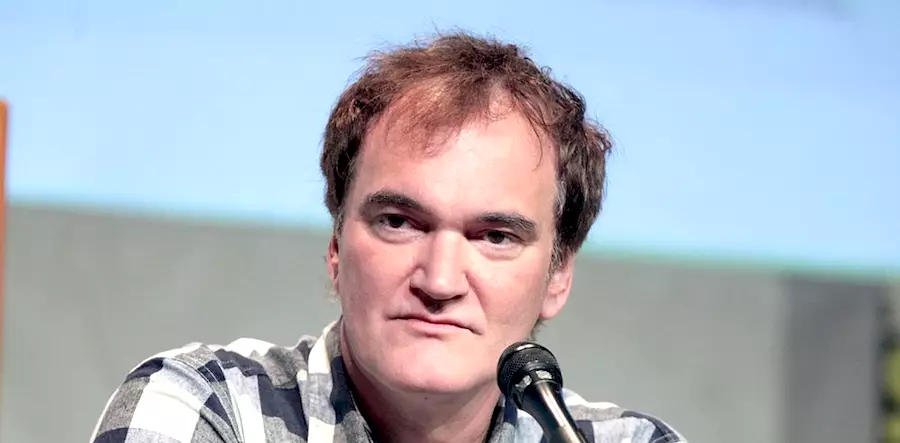 Ag caint le Quentin Tarantino, Úrscéalaí Debut