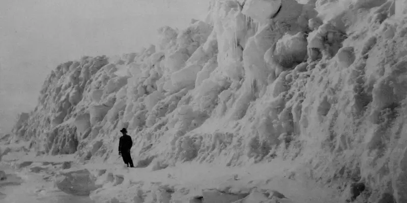 Homa ya Arctic na Uumbaji wa Mchunguzi wa Hyper-Masculine