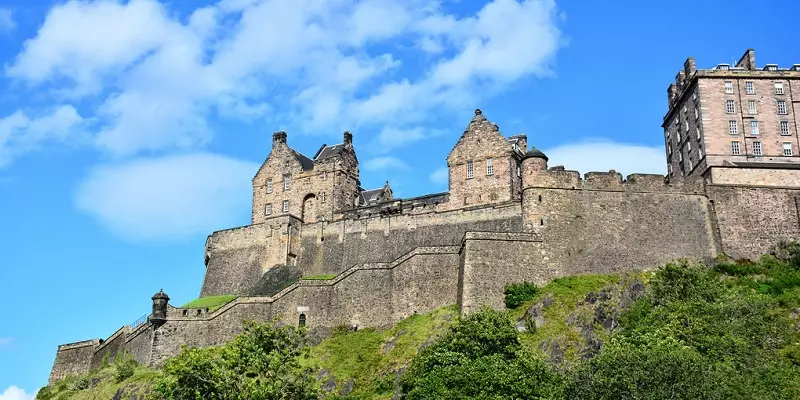 Cara Menghabiskan Akhir Pekan Sastra yang Panjang di Edinburgh 2279_2