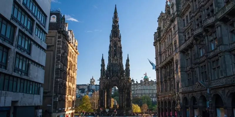 Cara Menghabiskan Akhir Pekan Sastra yang Panjang di Edinburgh 2279_3