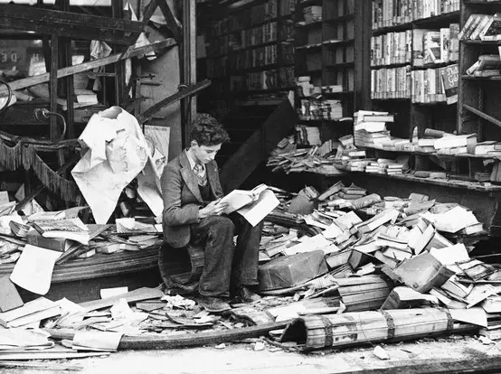 Police pro zaměstnance: BookCourt