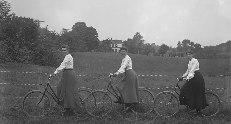 Eng kuerz feministesch Geschicht vu Vëlo-Reiden