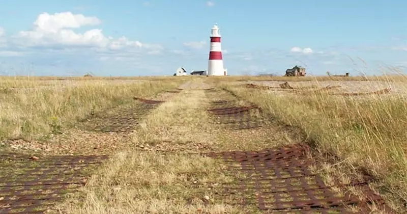 Segredos do mar: sobre o pasado oculto de Orford Ness e os residuos da destrución humana